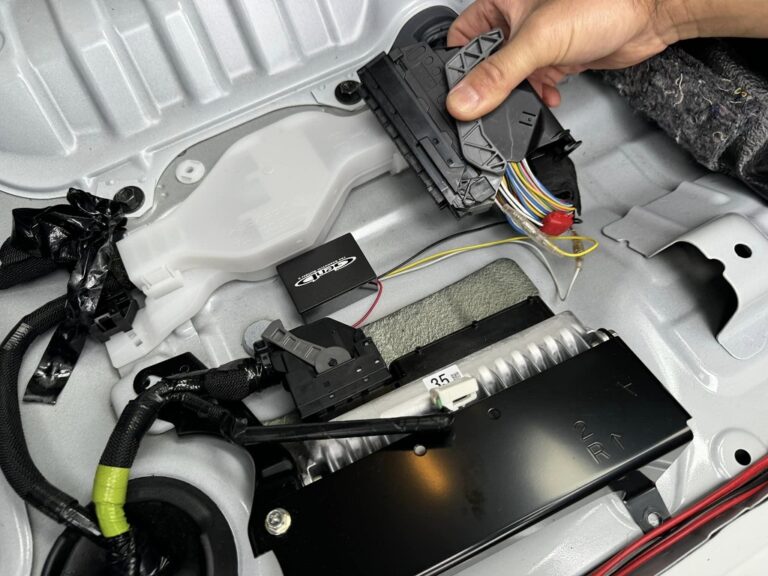 今日はPRY-Factoryで埼玉県川口市から, TOYOTA ハイエース200 7型(TRH200) 2023y BLITZ スーパーチャジャー専用ECU施工でした！！ | ECM(ECU ...